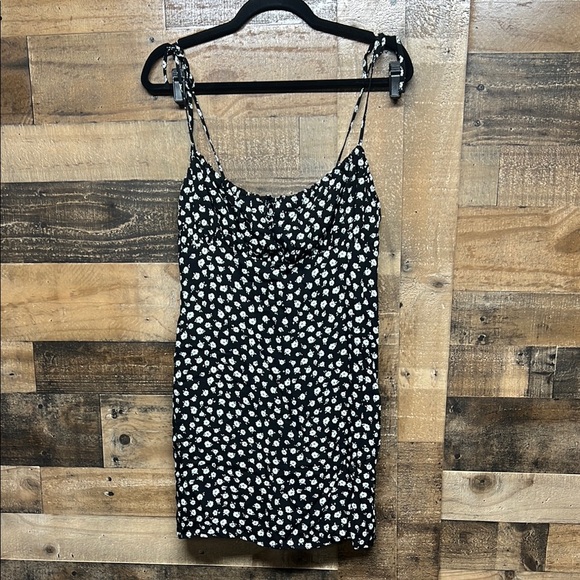 Garage | Dresses | Nwt Garage Sophia Tiefront Dress Floral Black And ...